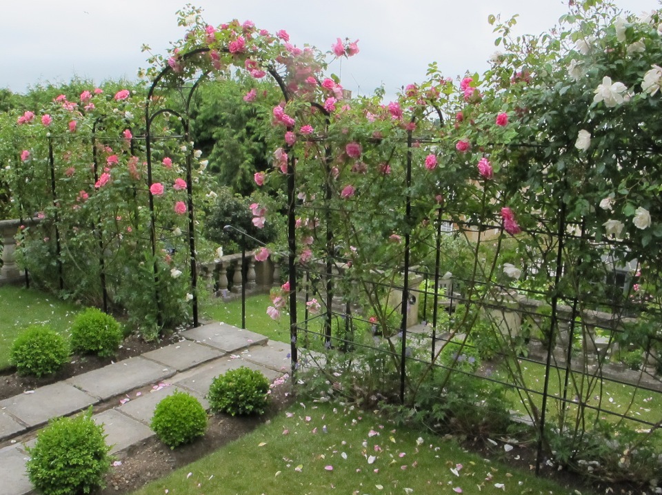 Rose arch with trellis | Ironart of Bath